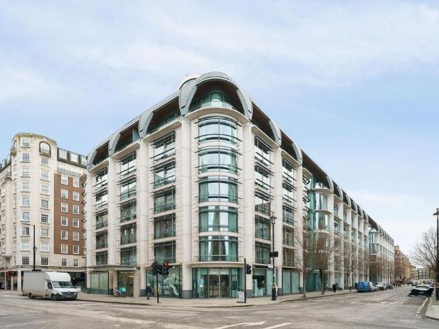 A modern 2/3 bedroom apartment to rent in Marylebone W1