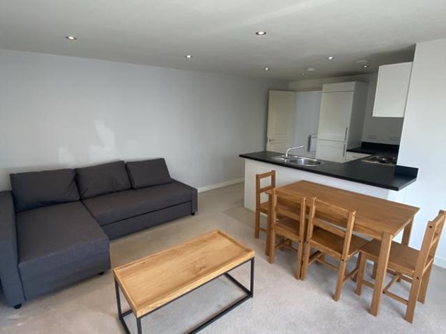 A modern 2 bedroom flat in Wimbledon