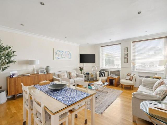 A modern apartment to rent in South Kensington, SW7