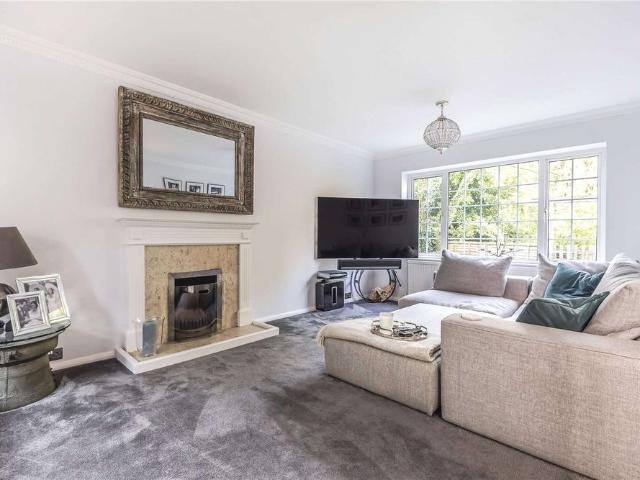 A modern family home ideally located for the amenities of town and station