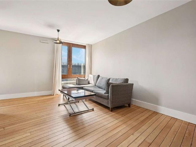 A modern one bedroom apartment in Wandsworth