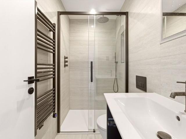 A modern one bedroom apartment to rent in Notting Hill, W2
