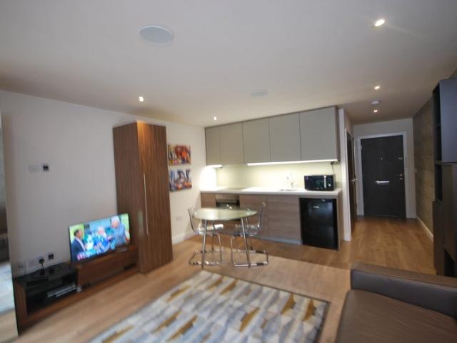 A modern studio flat located Cls to Colindal stn