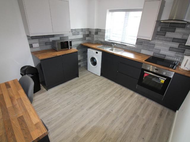 A Moor Lane, Preston PR1, 2 bed flat to rent, £503 pppm | PrimeLocation