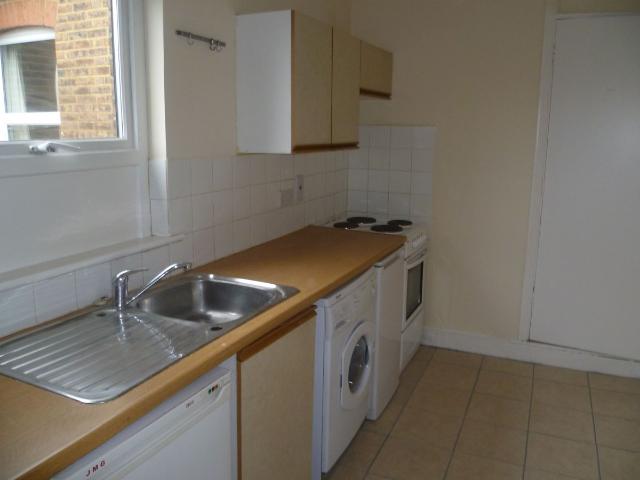 A Moreton Road South, Luton LU2, 1 bed flat to rent, £950 pcm | PrimeLocation