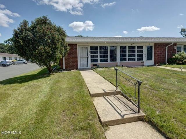 A New Castle Ct, Lakewood, Condo For Sale