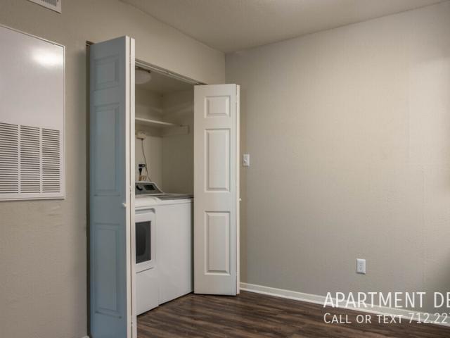 A new style of luxury living with comfort.apartments in Rollingbrook.