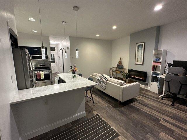 a Newbern, Boston, Home For Sale