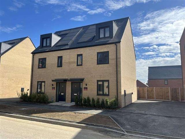 A newly built three bedroom house in the popular Beaulieu Park development