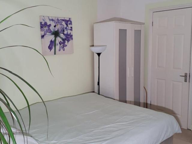 A newly fully furnished studio in W12