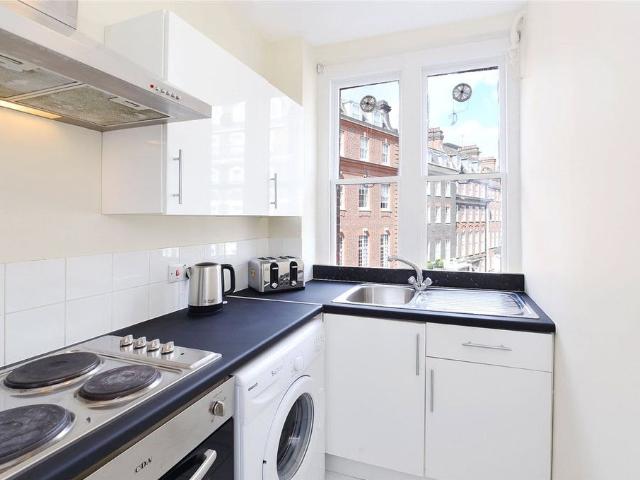 A newly refurbished one bedroom apartment of 533 square feet