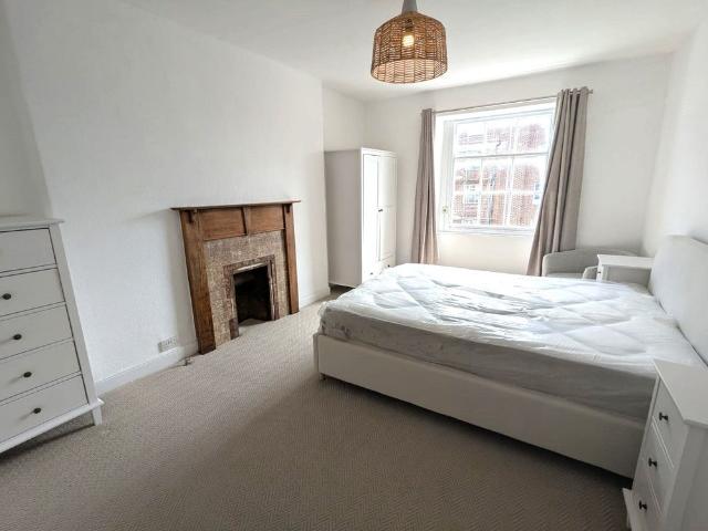 A Newly Refurbished Two Bedroom Apartment