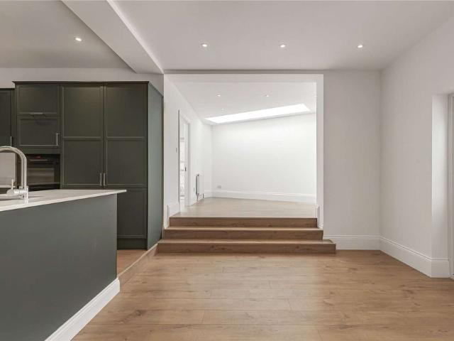 A newly renovated 3 bedroom ground floor maisonette within a charming Victorian conversion, spanning over 1400 sq ft