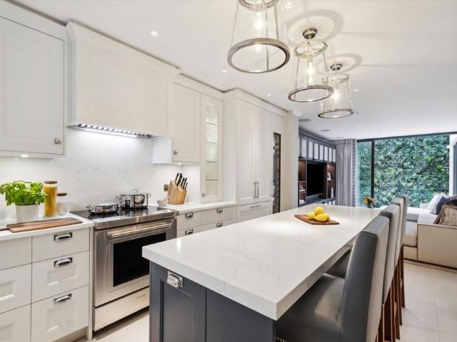 A newly renovated townhouse with parking for short let in one of Belgravia's finest mews, SW1X