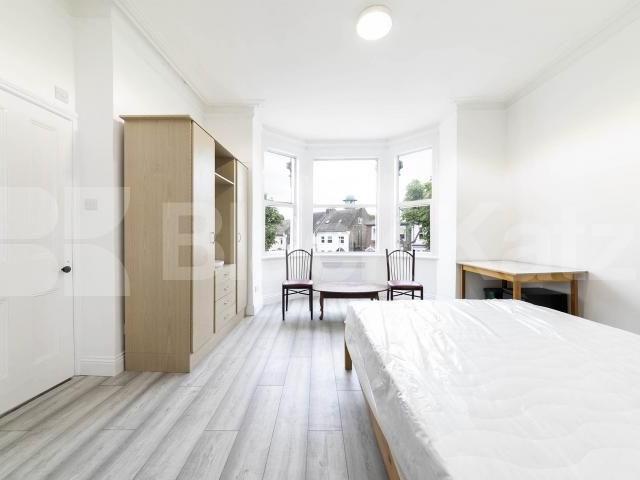 A newly renovated studio flat available now on Dean Road, NW2