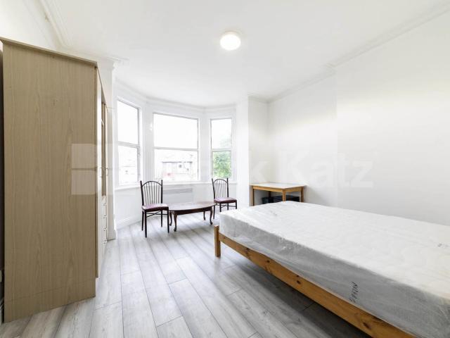 A newly renovated studio flat available now on Dean Road, NW2