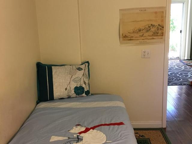 A nice ROOM WITH PRIVATE FULL BATH