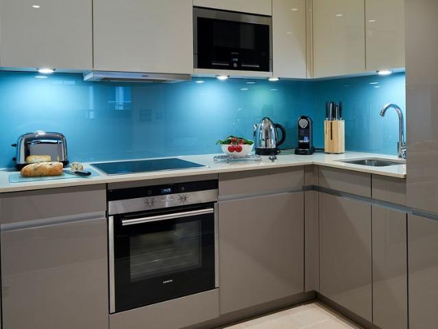 A one bedroom apartment located in a prestigious building in Bank, London, EC4M