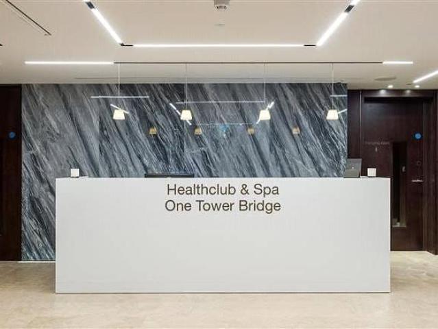 Luxury one bedroom apartment approx. 825 sq ft in an award winning Darling Associates development, moments from the River Thames and Tower Bridge. Finished to an exceptional standard with Miele appliances, underfloor heating, comfort cooling and smart home system