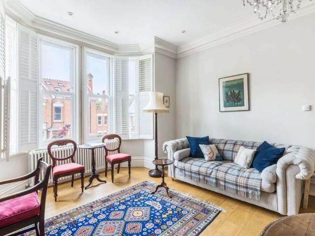 A one bedroom furnished apartment in a highly sought after location on Richmond Hill