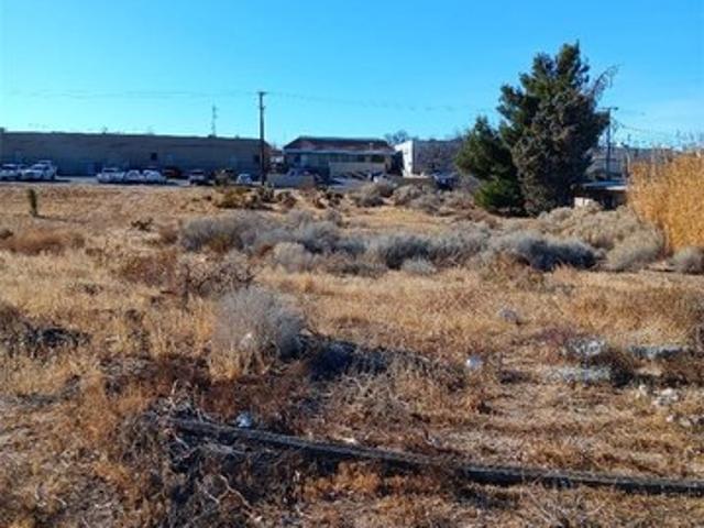 A Ave, Hesperia, CA 92345