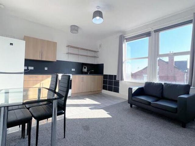 A Ash Road, Leeds, 3 Bedroom Apartment