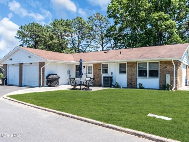 A Buckingham Dr Unit A, Manchester, Condo For Sale