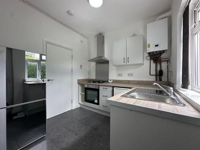 A Beaconsfield Road, Leicester LE3, 2 bed flat to rent, £950 pcm | PrimeLocation