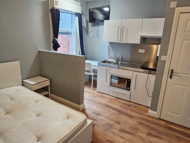A Bearwood Road, Smethwick B66, 1 bed flat to rent, £700 pcm | PrimeLocation