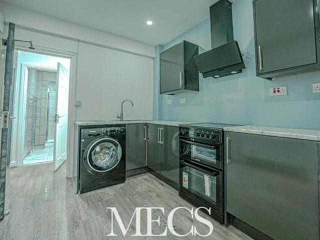A Bearwood Road, Smethwick, Studio Flat For