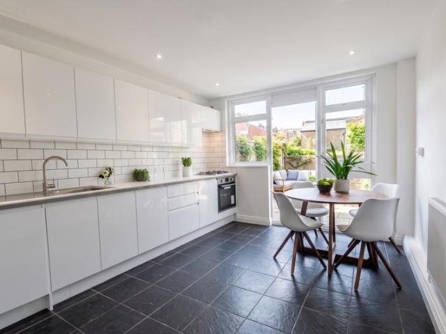 A beautiful 4 bedroom house in Archway, N19