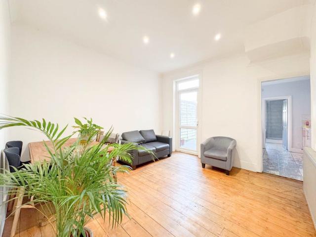 A beautiful 4 bedroom house in Seven Sisters N15