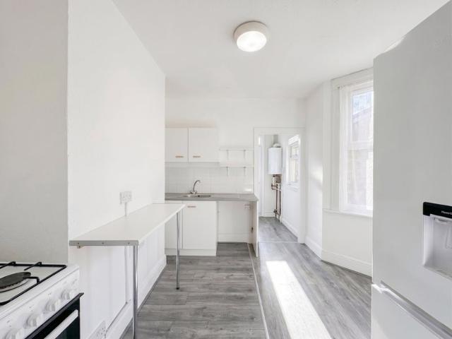 A beautiful 2 bedroom garden flat in E7