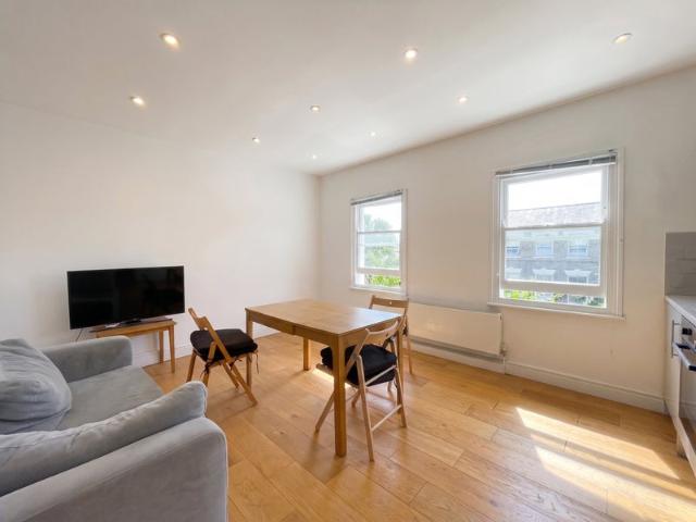 A beautiful 2 bedroom property in Finsbury Park N7