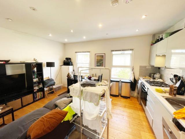 A beautiful 2 bedroom property in Finsbury Park N7