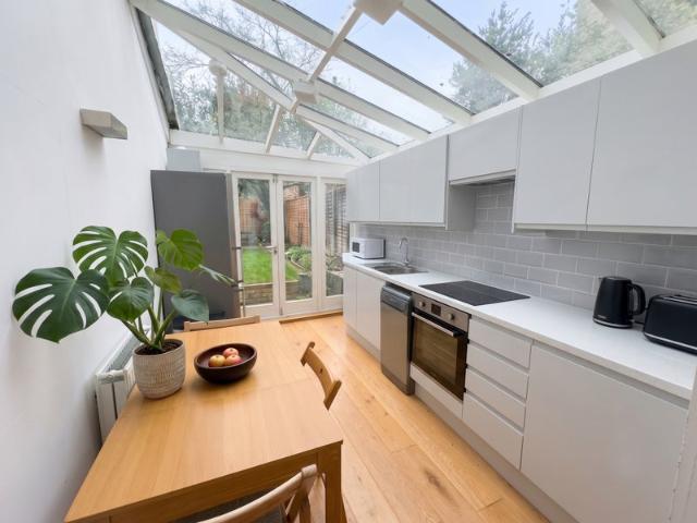 A beautiful 3 garden flat in Caledonian Road N7