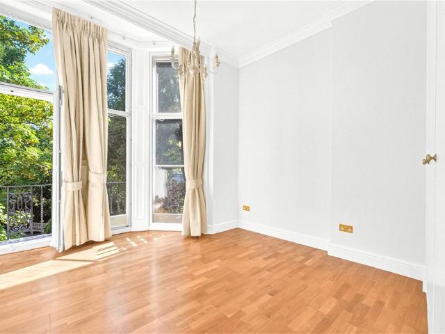 A beautiful two bedroom apartment situated on the first floor of an attractive period building, boasting a bright reception room and private balcony, ideally located on Old Brompton Road in the heart of Kensington. EPC rating C | Council Tax Band E