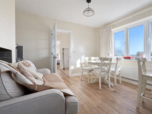 A beautiful detached Bungalow on the edge of Worth Matravers village with stunning views and within a short walk of the Jurassic Coastal Path. Swanage train station, with trains to London Waterloo in approx 2 hours, is a short drive away