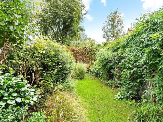 A beautiful home in a highly sought after Barnsbury road