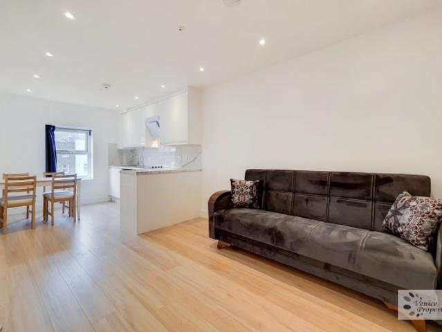 A beautiful newly refurbished 2 bedroom apartment