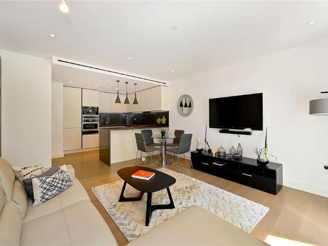 A beautifully appointed 2 bedroom apartment, situated on the 7th floor of this prestigious London Dock development, conveniently located in West Wapping