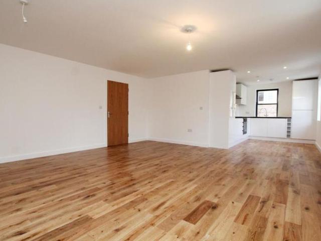 A beautifully appointed 2 double bedroom, unfurnished apartment, offered on an unfurnished basis with secure parking!