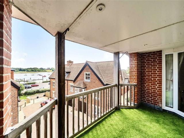 A beautifully appointed town house in the heart of the highly sought after village of Hamble