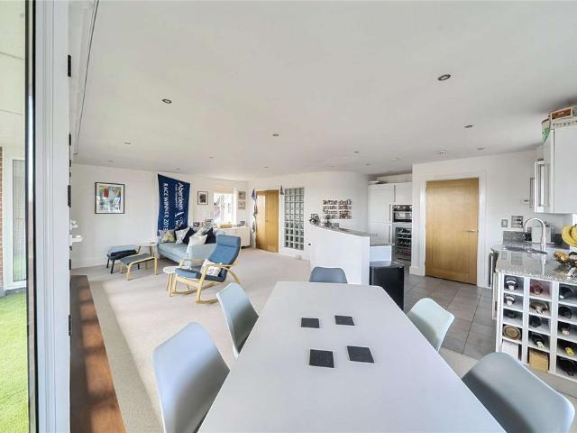 A beautifully appointed town house in the heart of the highly sought after village of Hamble