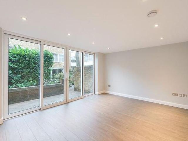 A beautifully presented, 4 bedroom house available to rent through Knight Frank