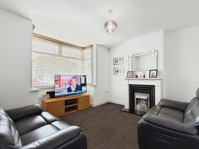 A beautifully presented three bedroom semi detached home in the heart of Shirehampton. Offering a modern kitchen/diner, separate living room, downstairs WC, family bathroom, two double bedrooms, one single bedroom and a lovely enclosed rear garden. Ideally located close to local amenities, schools and transport links