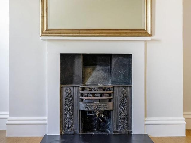 A beautifully presented two bedroom apartment to rent in Chelsea, SW3