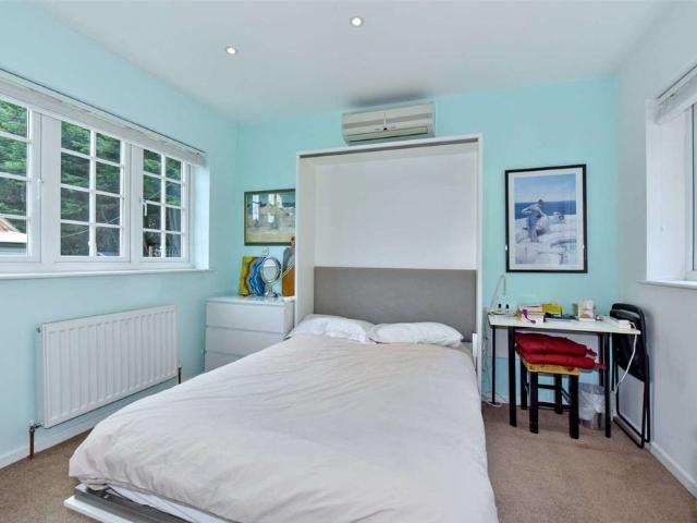 A beautifully presented annex offered fully furnished with all bills included. Suitable for single occupant only