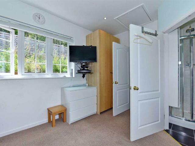 A beautifully presented annex offered fully furnished with all bills included. Suitable for single occupant only
