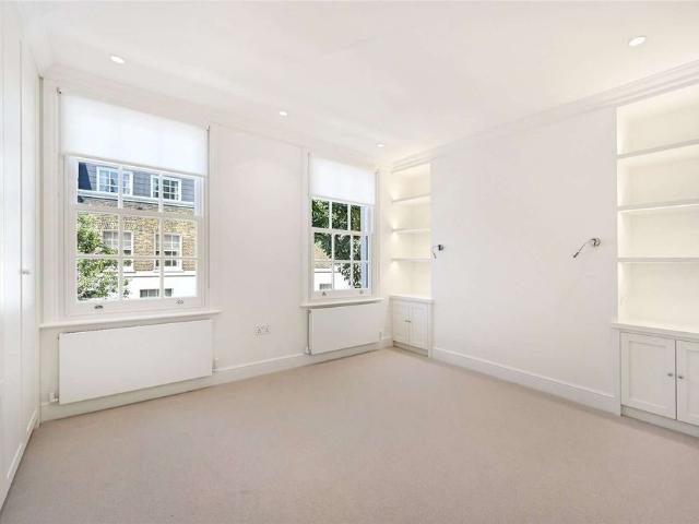 A beautifully presented and newly refurbished, three bedroom house in the heart of Chelsea